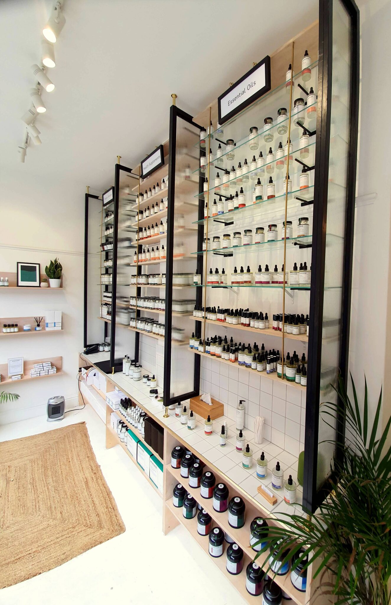 Shelf Fitting Services: Solutions Made for Your Space in London